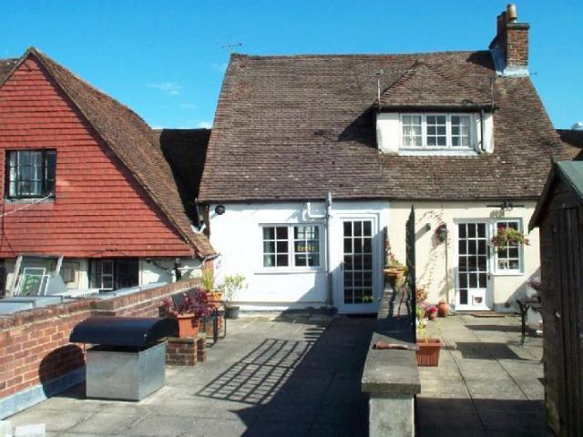 1 bedroom maisonette to rent