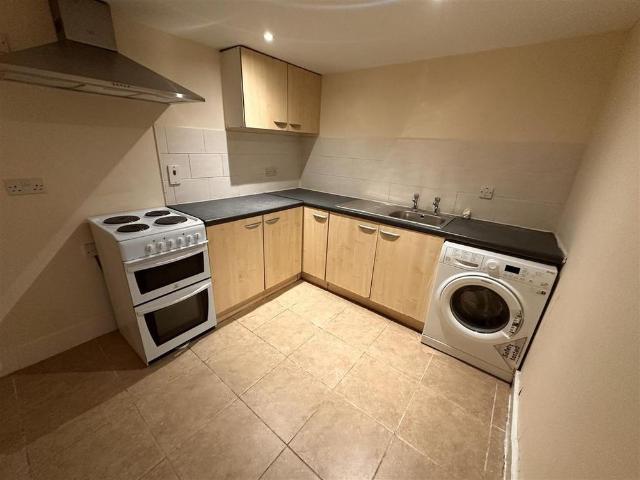 1 bedroom maisonette to rent