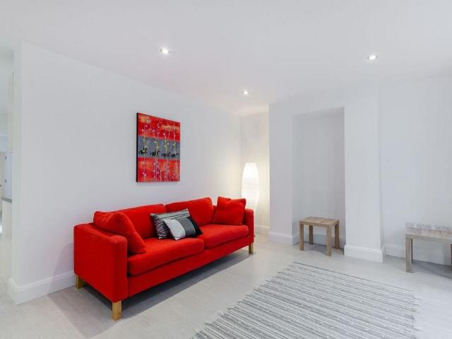 1 bedroom maisonette to rent