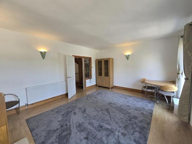 1 bedroom maisonette to rent