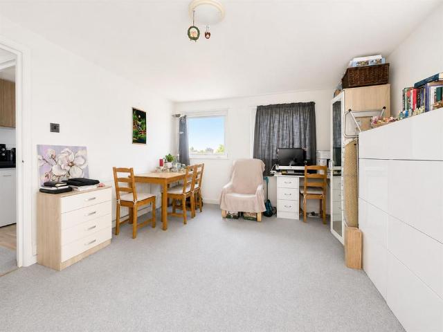 1 bedroom maisonette to rent