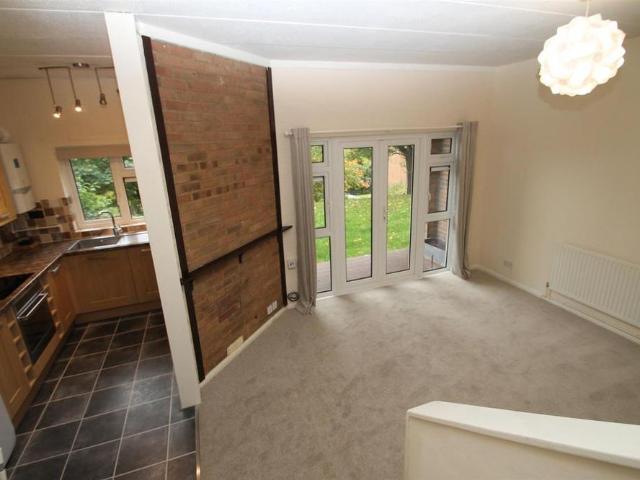 1 bedroom maisonette to rent