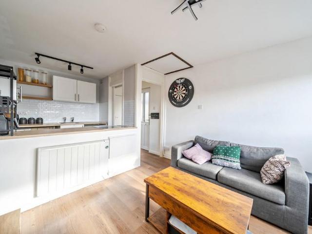 1 bedroom maisonette to rent