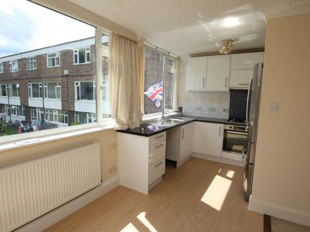 1 bedroom maisonette to rent