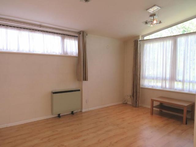 1 bedroom maisonette to rent