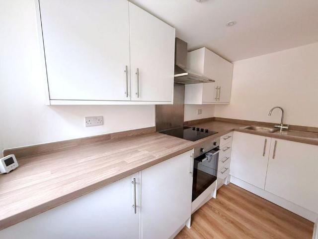 1 bedroom maisonette to rent