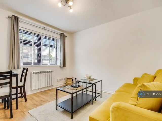 1 bedroom maisonette to rent