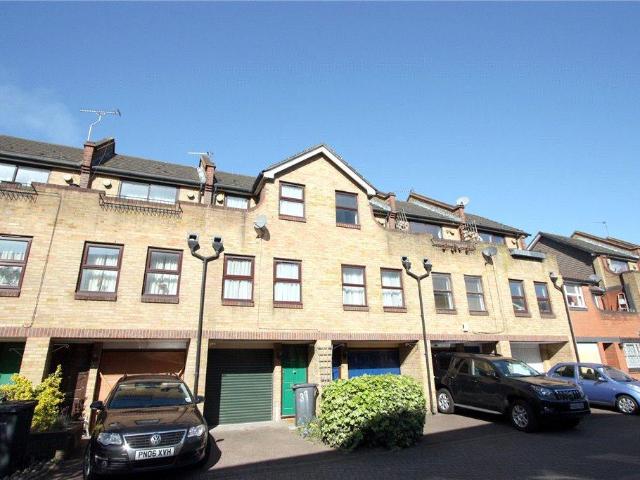 1 bedroom maisonette to rent