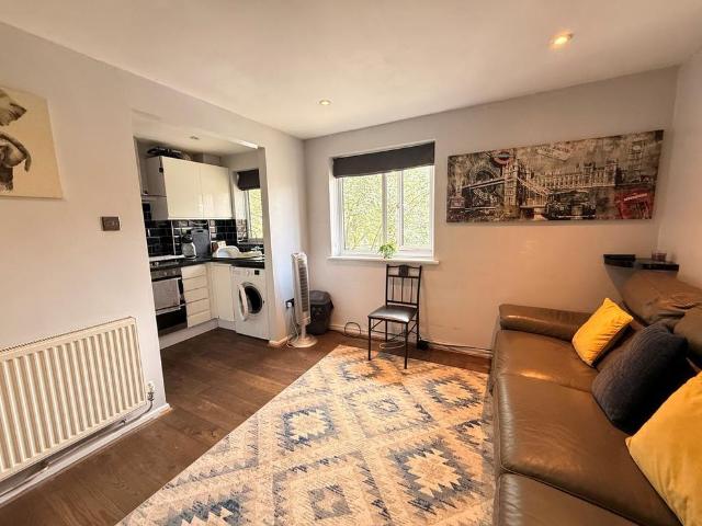 1 bedroom maisonette to rent