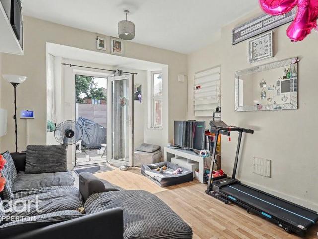 1 bedroom maisonette to rent