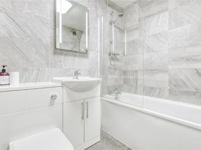 1 bedroom maisonette to rent