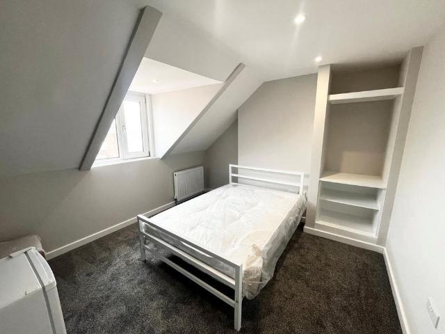 1 bedroom maisonette to rent