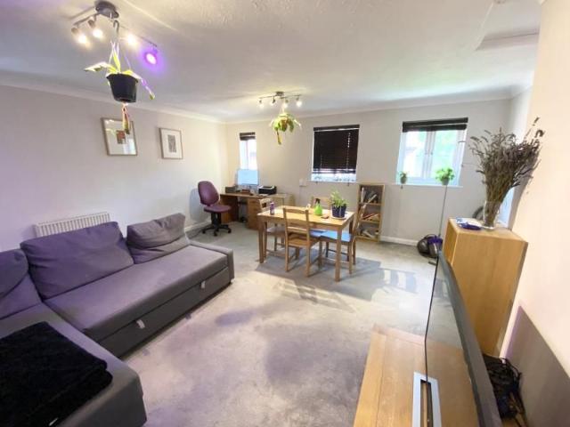 1 bedroom maisonette to rent