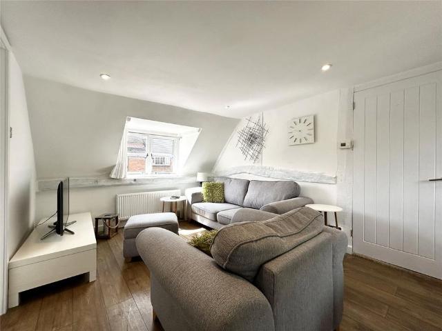 1 bedroom maisonette to rent