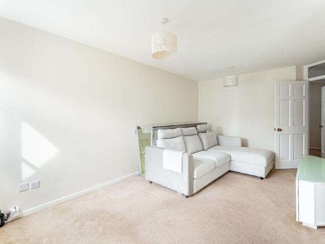 1 bedroom maisonette to rent