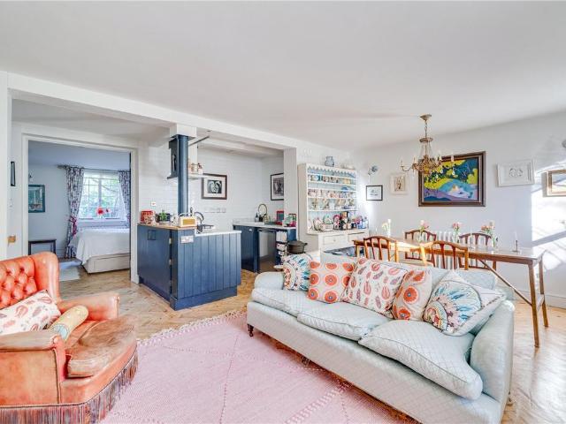1 bedroom maisonette to rent