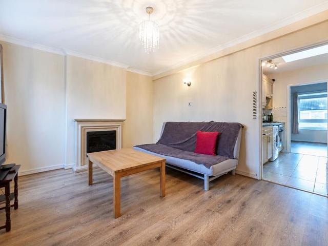 1 bedroom maisonette to rent