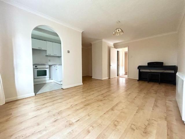 1 bedroom maisonette to rent