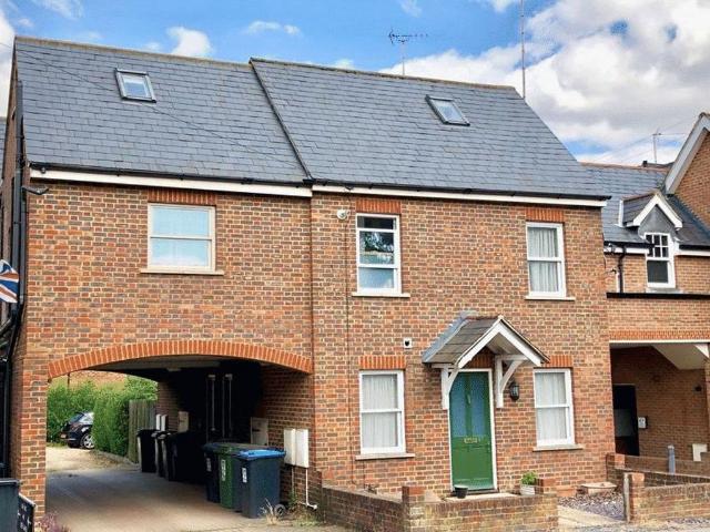 1 bedroom maisonette to rent