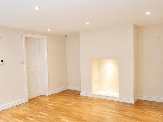 1 bedroom maisonette to rent
