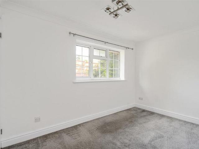 1 bedroom maisonette to rent