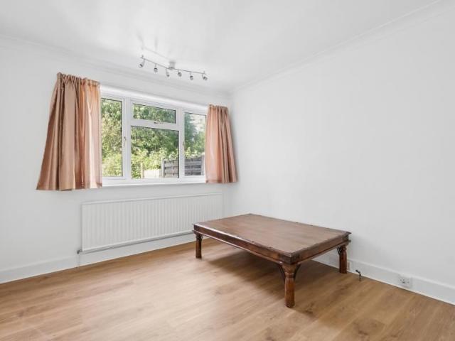 1 bedroom maisonette to rent