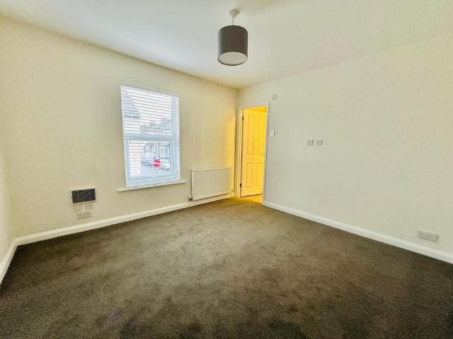 1 bedroom maisonette to rent