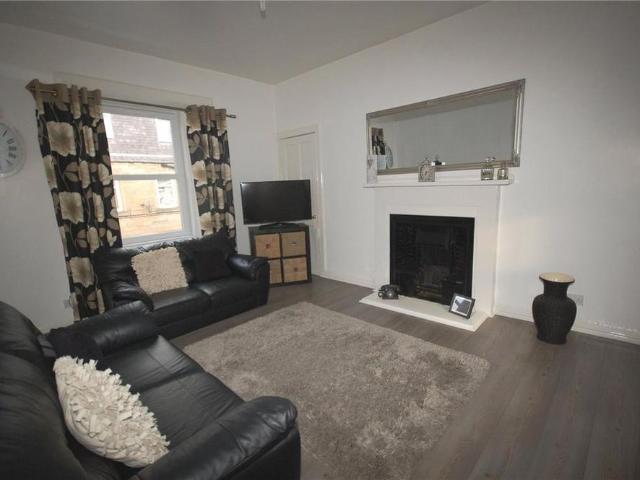 1 bedroom maisonette to rent