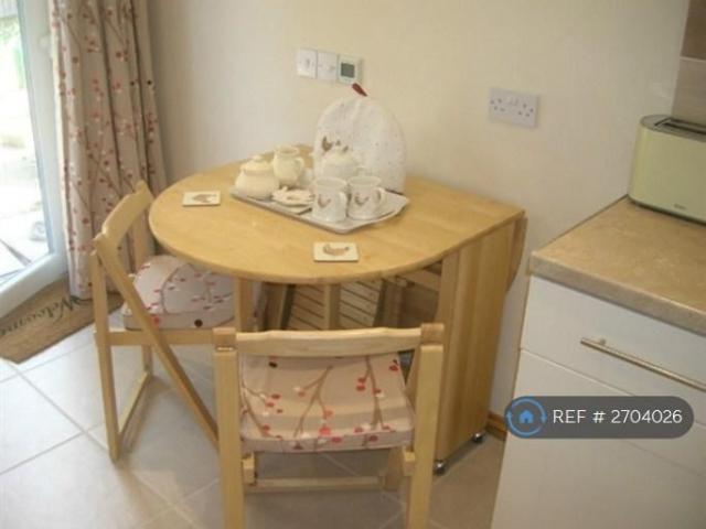 1 bedroom maisonette to rent