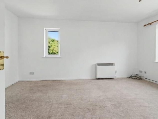 1 bedroom maisonette to rent