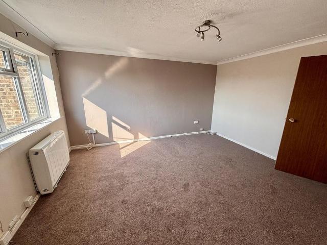 1 bedroom maisonette to rent