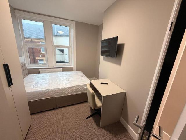 1 bedroom maisonette to rent