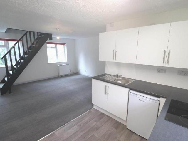 1 bedroom maisonette to rent