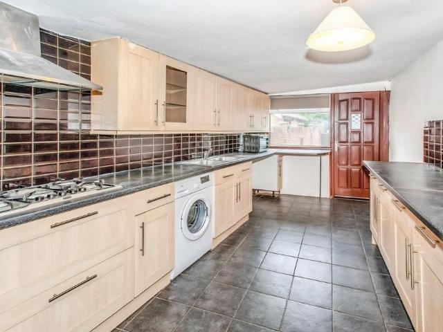 1 bedroom maisonette to rent