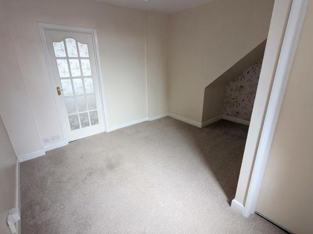 1 bedroom maisonette to rent