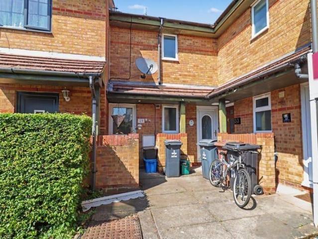 1 bedroom maisonette to rent