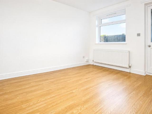 1 bedroom maisonette to rent