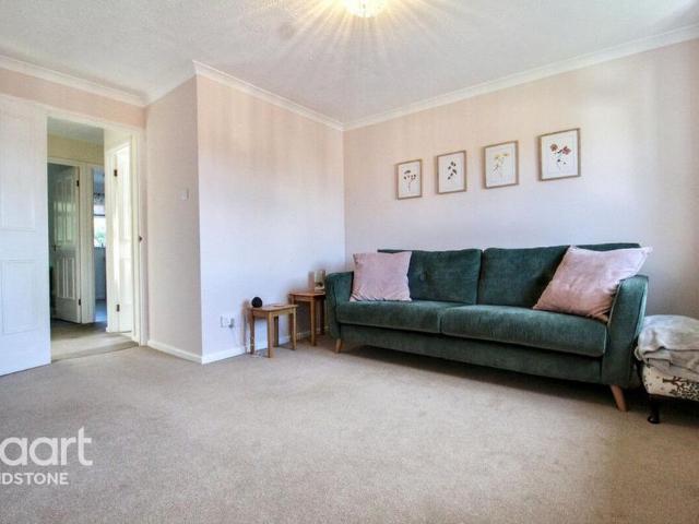1 bedroom maisonette to rent