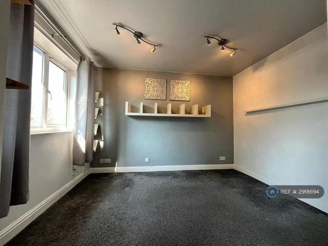 1 bedroom maisonette to rent