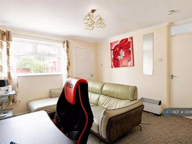 1 bedroom maisonette to rent