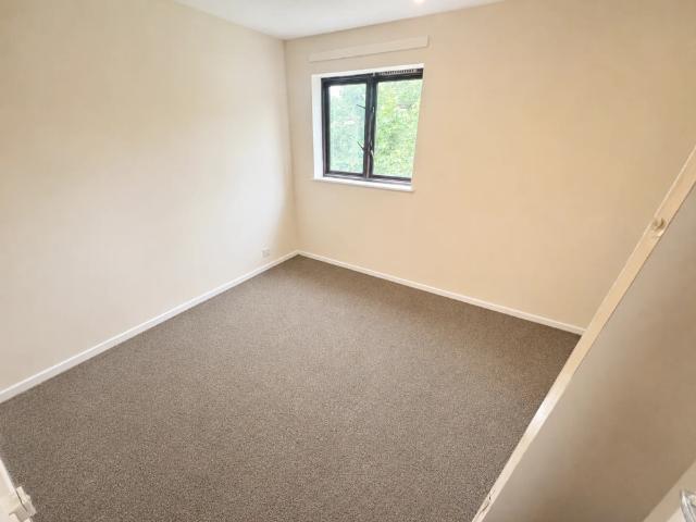 1 bedroom maisonette to rent