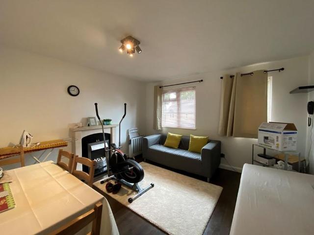 1 bedroom maisonette to rent
