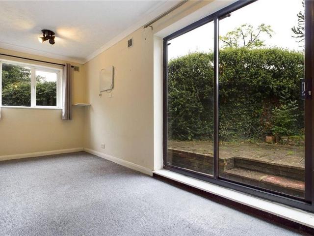 1 bedroom maisonette to rent