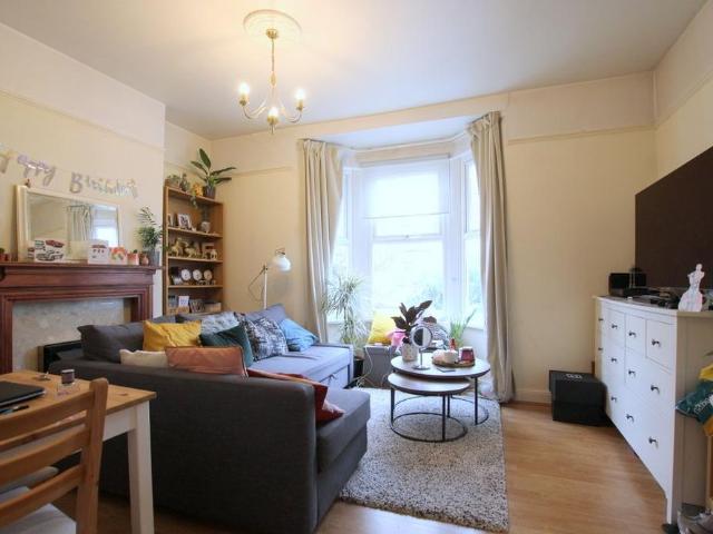 1 bedroom maisonette to rent