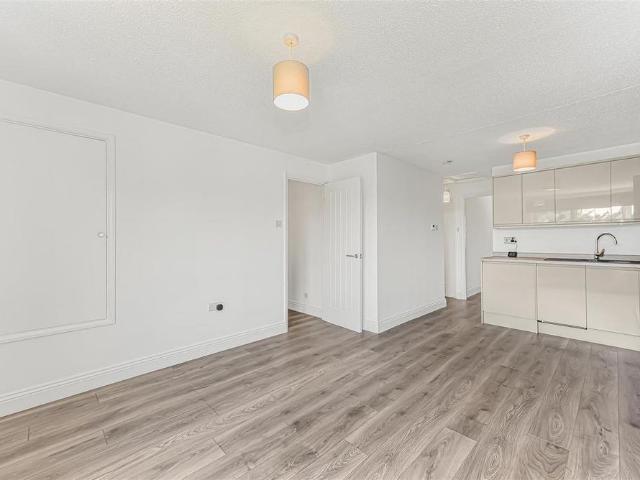 1 bedroom maisonette to rent