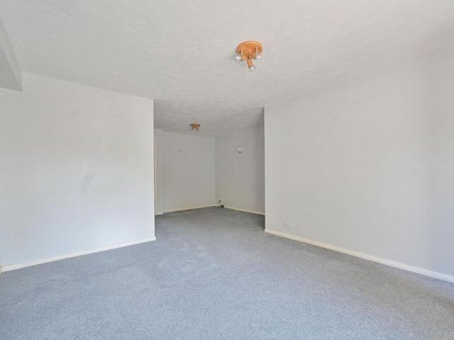 1 bedroom maisonette to rent