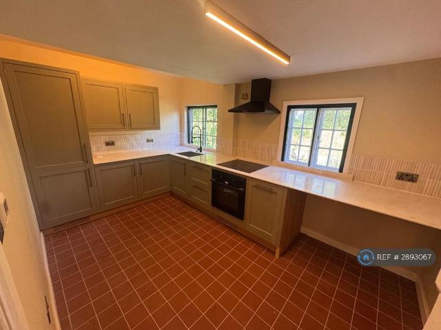 1 bedroom maisonette to rent