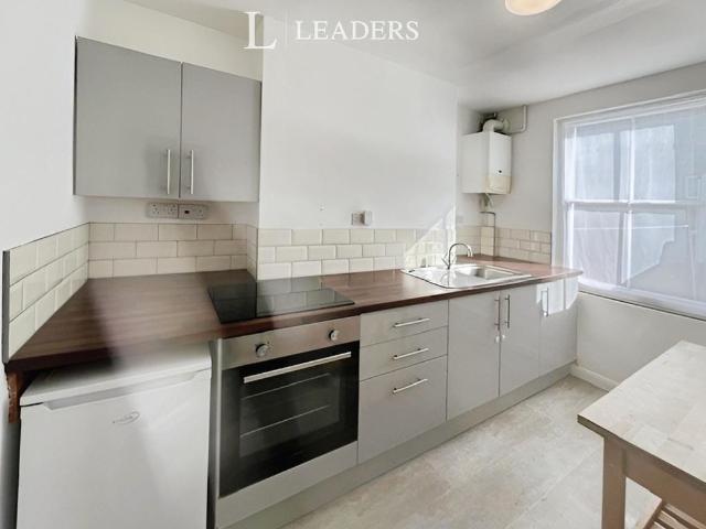 1 bedroom maisonette to rent