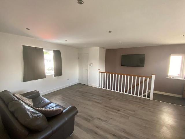 1 bedroom maisonette to rent