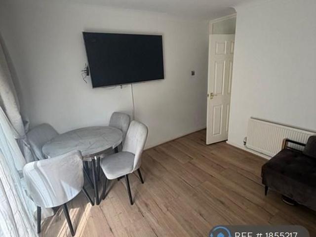 1 bedroom maisonette to rent
